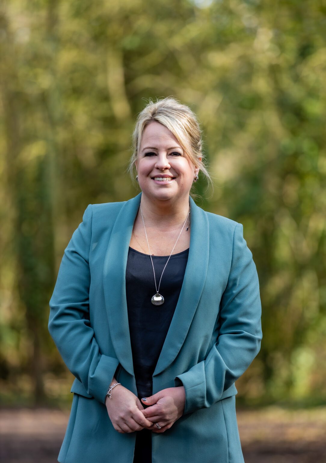 Speaker with lived experience of domestic abuse attends “Spot the Red ...